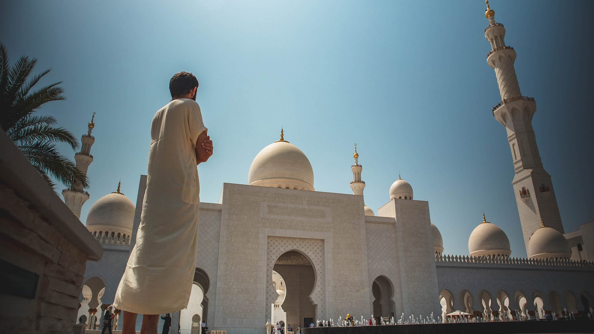 Equipping College Students to Pray for Unreached People Groups - Radical